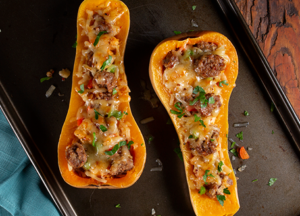 Courges Butternut farcies à la saucisse - Johnsonville.ca